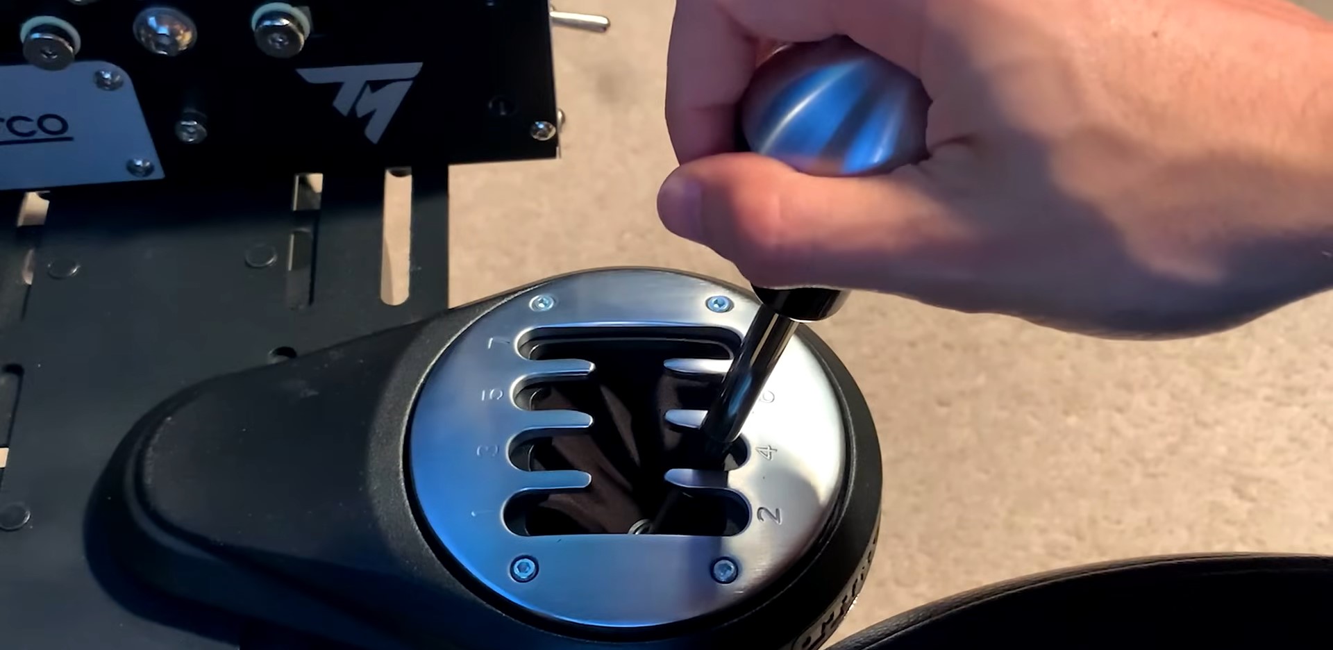 Thrustmaster TH8A Shifter Review - Snelle Racesturen Reviews